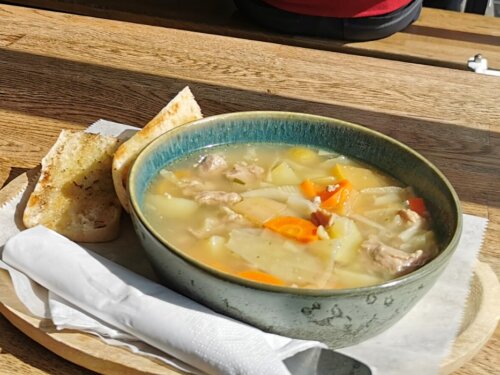 Humarsúpa - Cremige, isländische Hummersuppe • Golden Pear Recipes